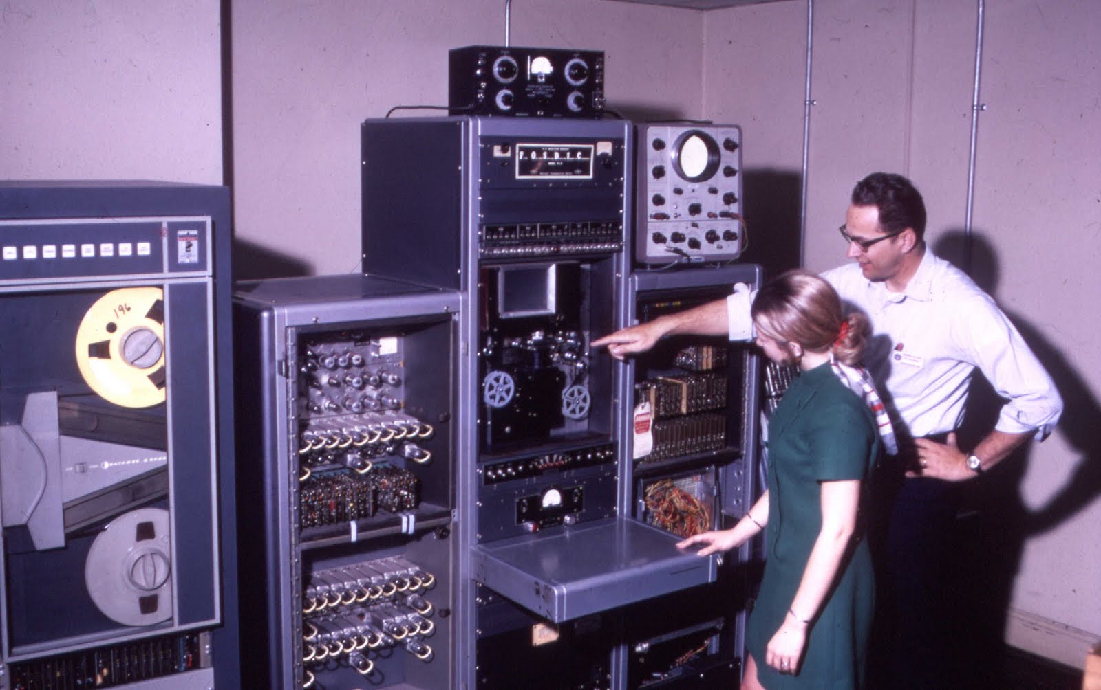 تاریخچه اینترنت: اینترنت در چه سالی به وجود آمد؟ - مجله نت مگ